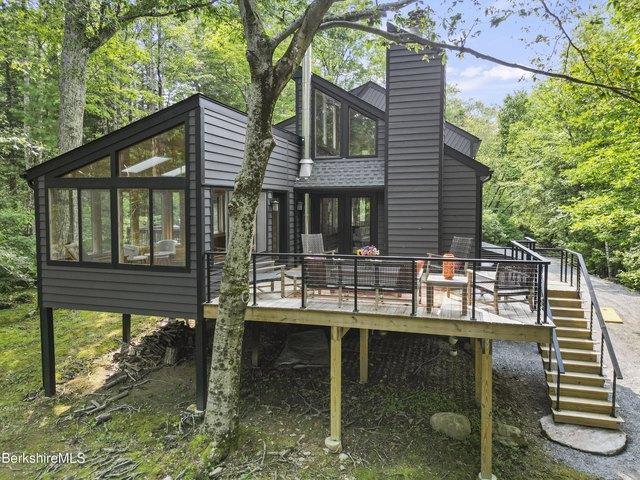 307 Sanctuary Ln, Sandisfield, MA 01255