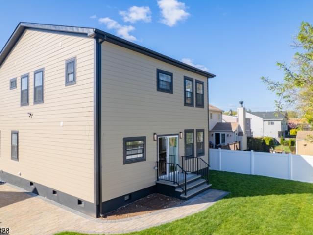 307 Schepis Ave