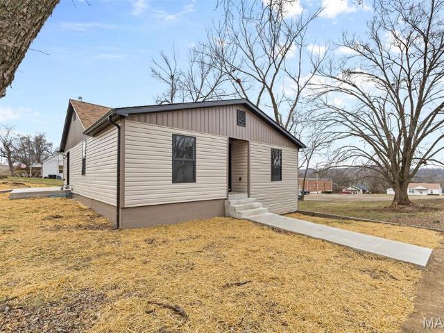 307 Poe St, Park Hills, MO 63601 | MLS #25082 | Compass