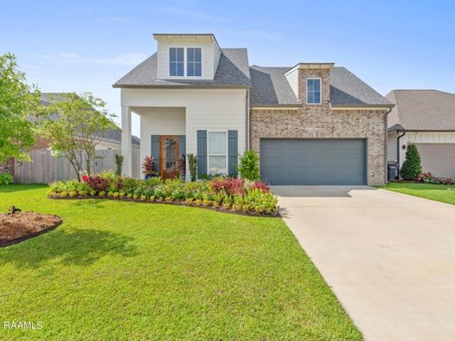 307 Queenstown Ave, Youngsville, LA 70592