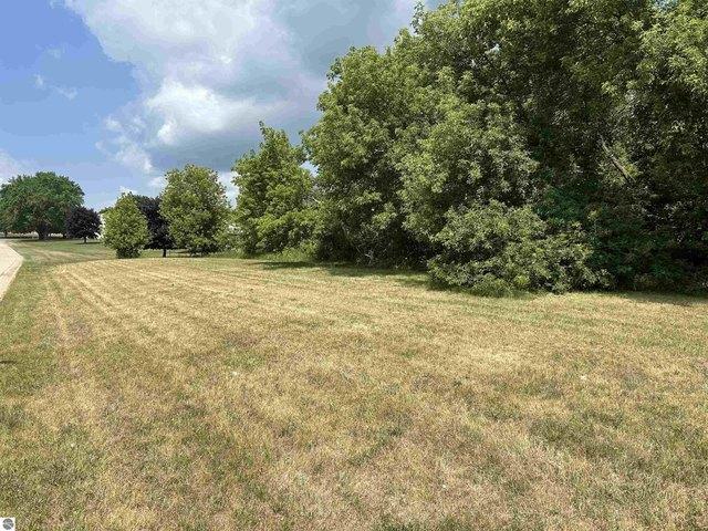 307 Red Maple Ln, Shepherd, MI 48883