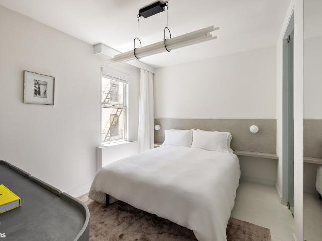307 W 20TH Street 3R