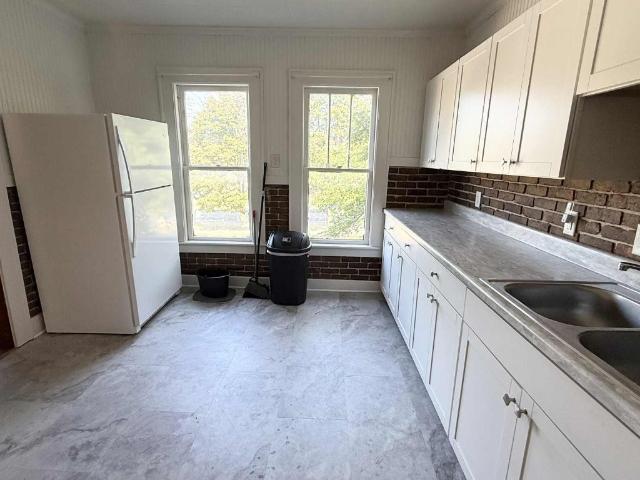 307 W 22ND Street