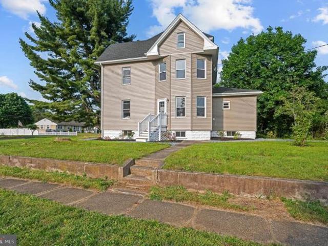 307 W Academy St, Clayton, NJ 08312