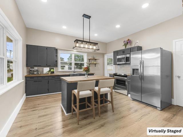 307 W Flora Street