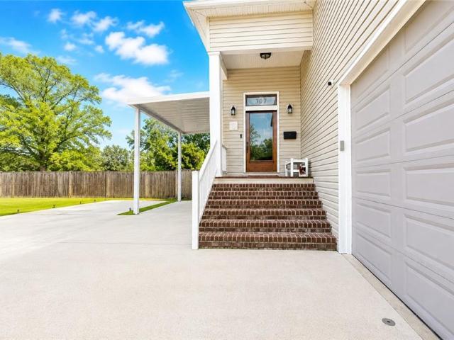 307 W Magnolia Street