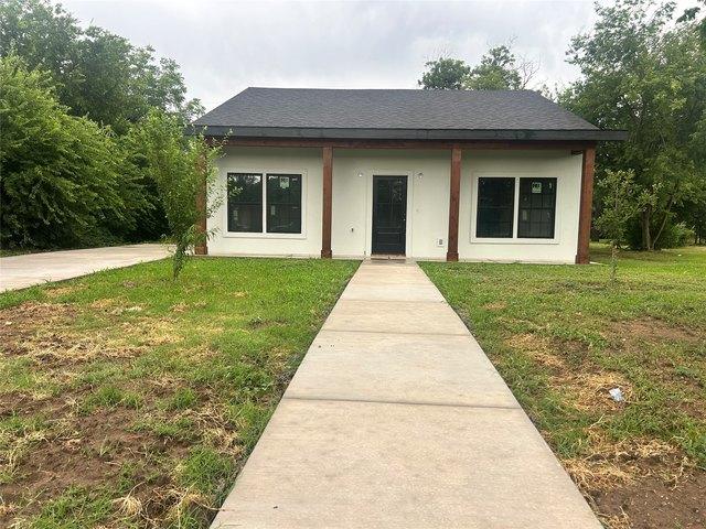 307 W Oak St, Olney, TX 76374