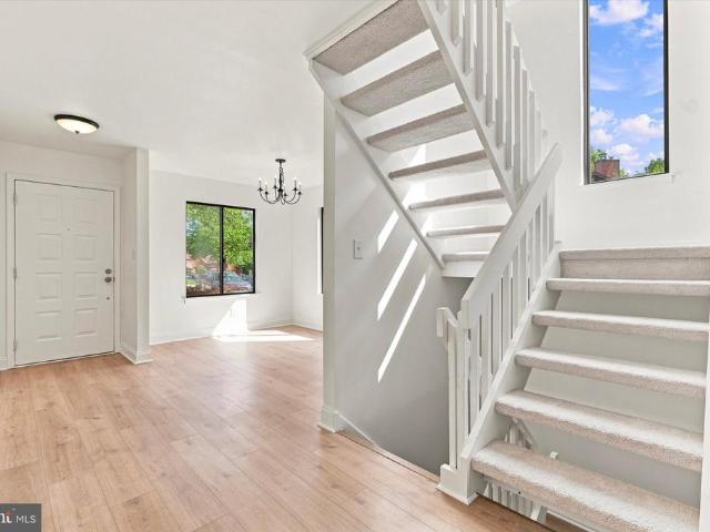 307 Winding Way