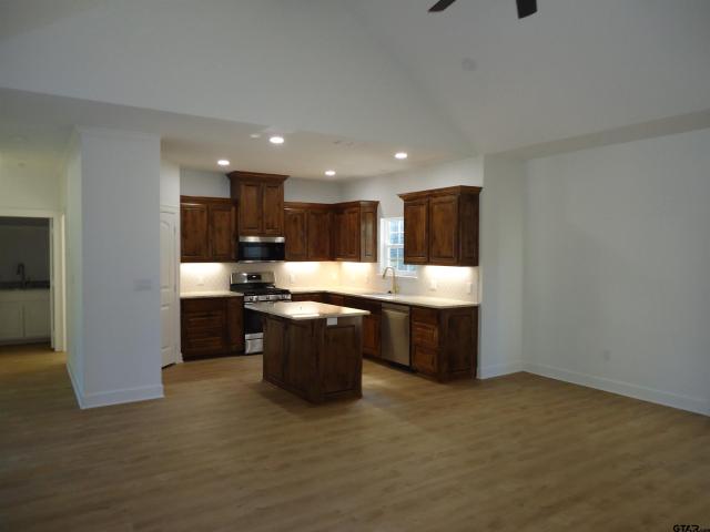307 Windridge Dr, Whitehouse, TX 75791 | MLS #25016 | Compass