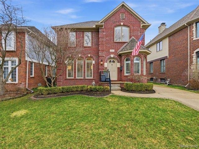 307 Taylor Ave, Rochester, MI 48307