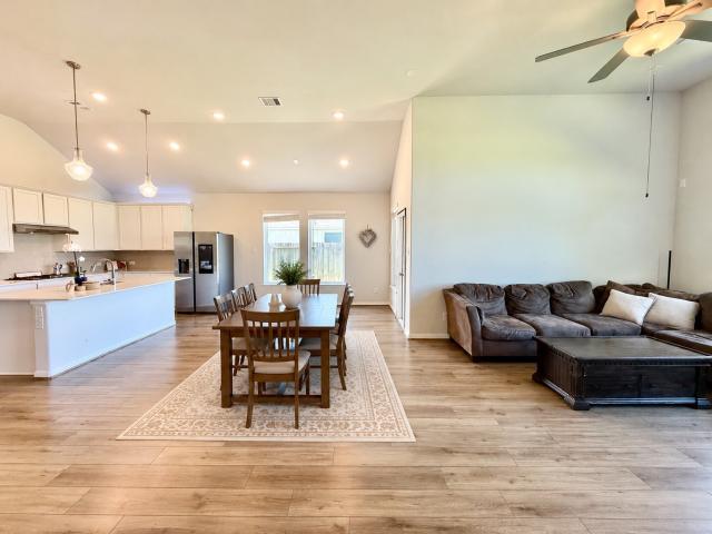 307 Twin Lakes Blvd West