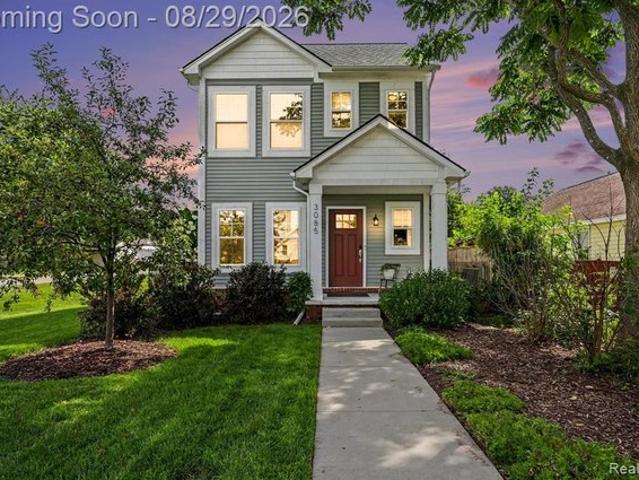 3085 Harrison Ave, Rochester Hills, MI 48307