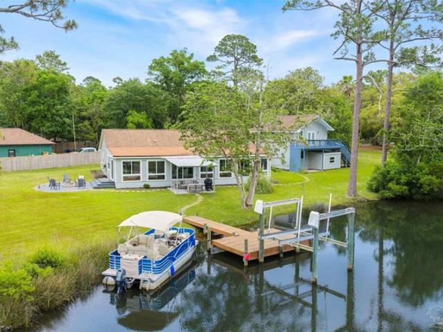 3085 Robertson Rd, Pensacola, FL 32507