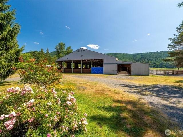 3086 Standard Rd, Deming, WA 98244