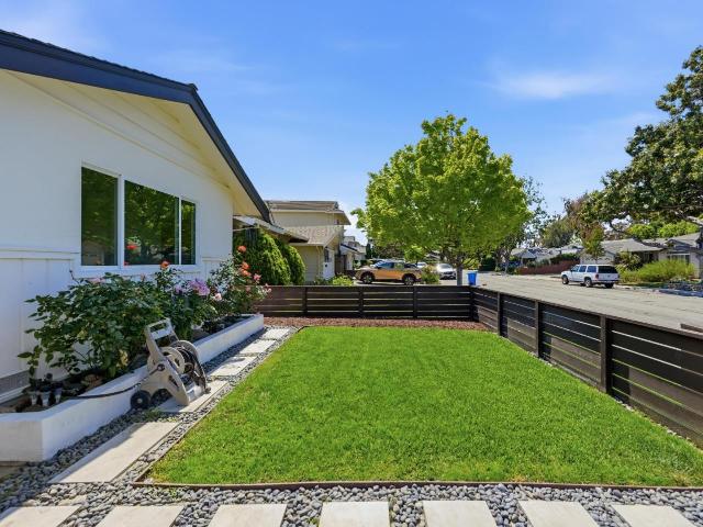 3086 Taper Avenue