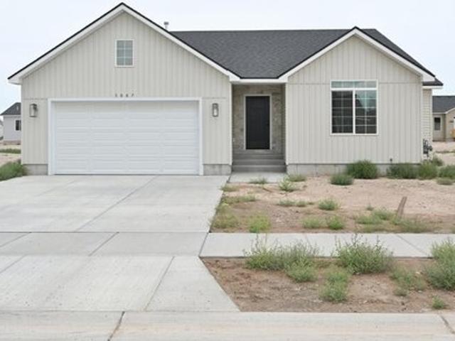 3087 Elixir Rd, Ammon, ID 83406