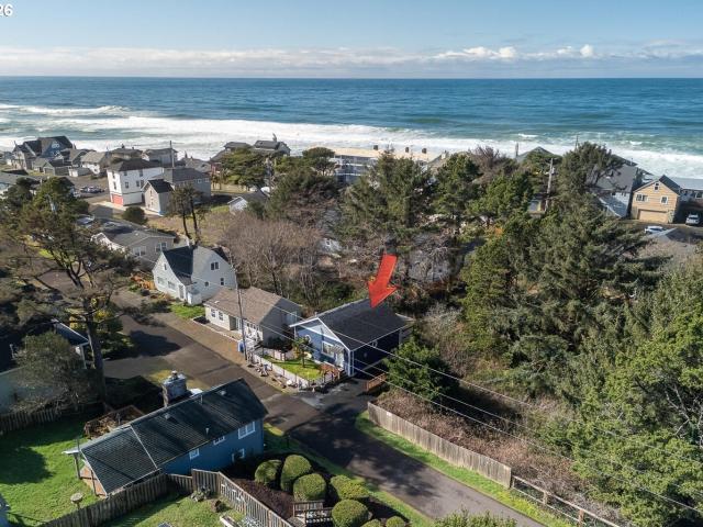 3087 sw beach ave