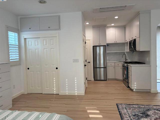 3089 Sweetviolet Dr