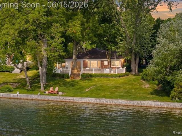 3080 Jackson Blvd, Highland, MI 48356