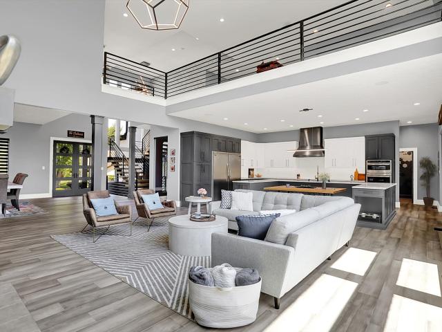 3081 Golfview Drive