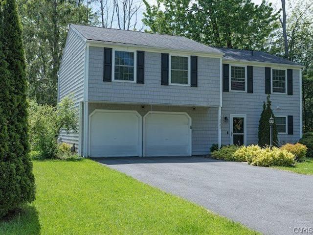 3082 Amberlea Ln, Baldwinsville, NY 13027