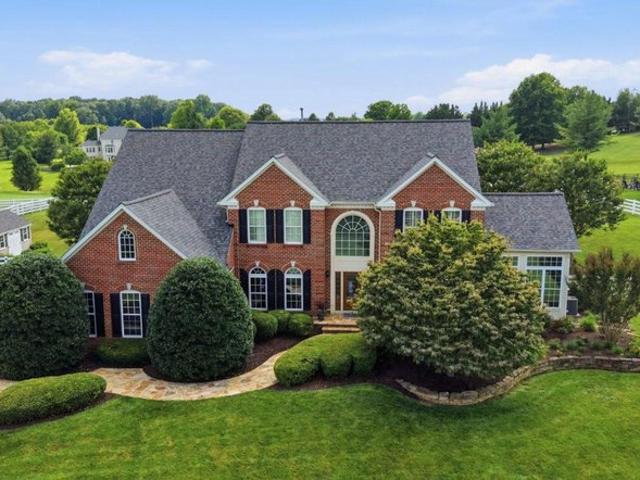 3082 Ballesteras Ct, Mount Airy, MD 21771