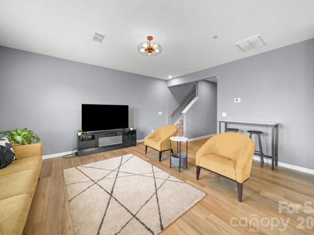 3082 Bell Spur Avenue SW