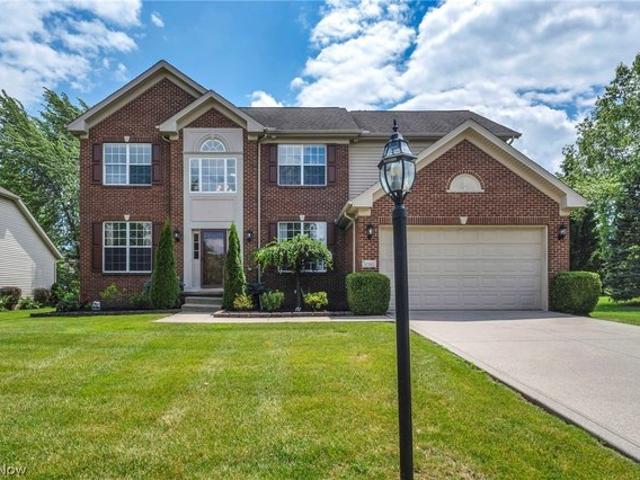 3082 Willowbrook Dr, Aurora, OH 44202