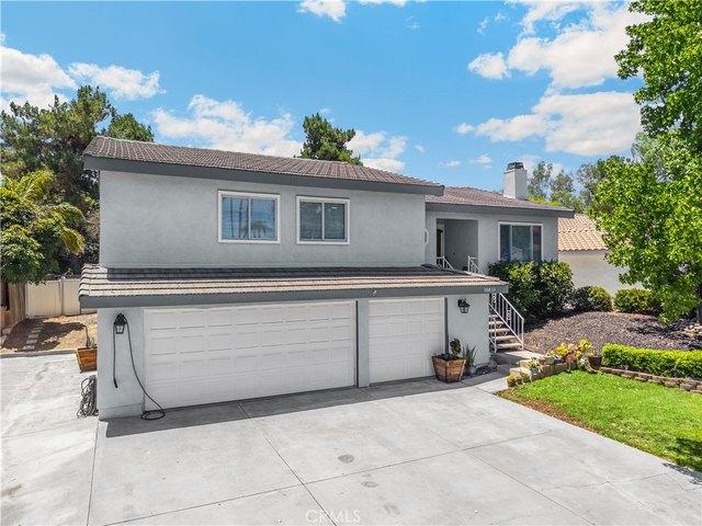 30833 Burning Tree Dr, Canyon Lake, CA 92587