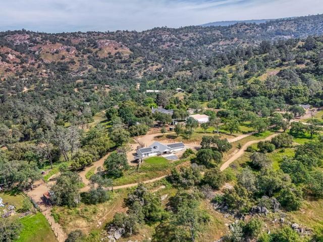 30833 Pennyroyal Ln, Prather, CA 93651 | MLS #651172