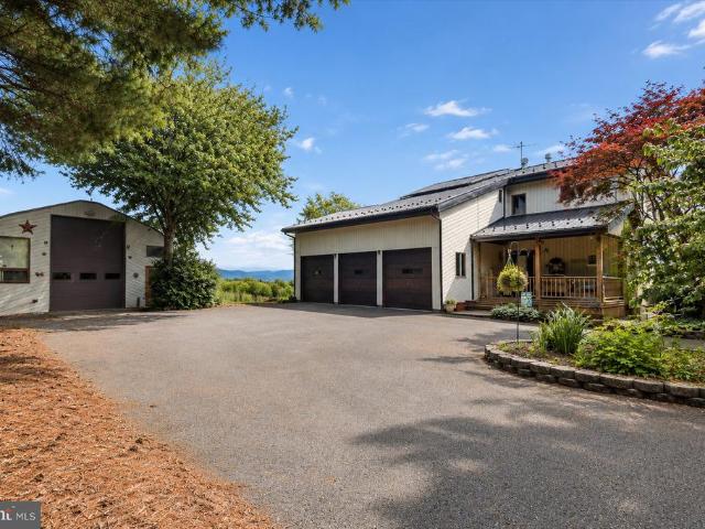 3083 Oak Hill Road
