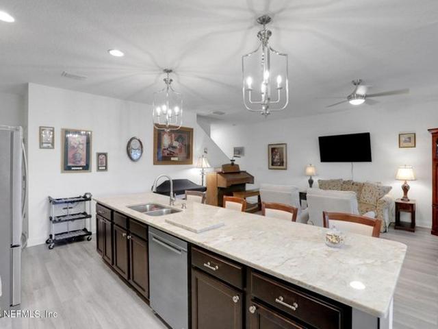 3083 Zeyno Dr, Middleburg, FL 32068