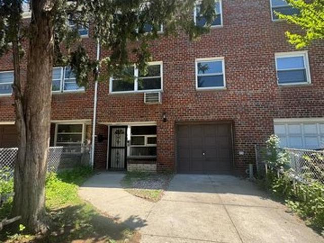 3083 49th St, Astoria, NY 11103
