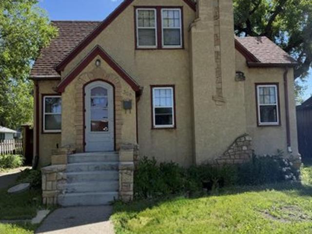 308 6th Ave NE, Jamestown, ND 58401