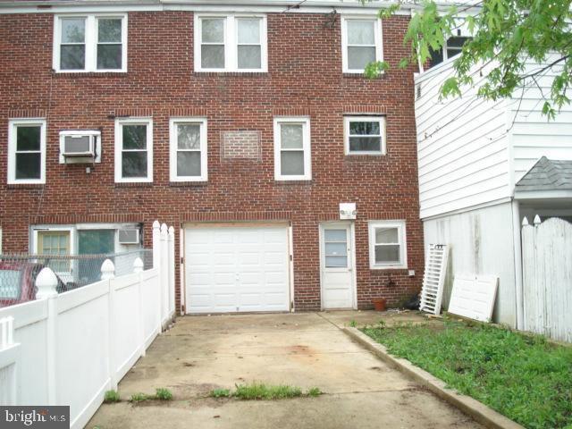 308 Comly