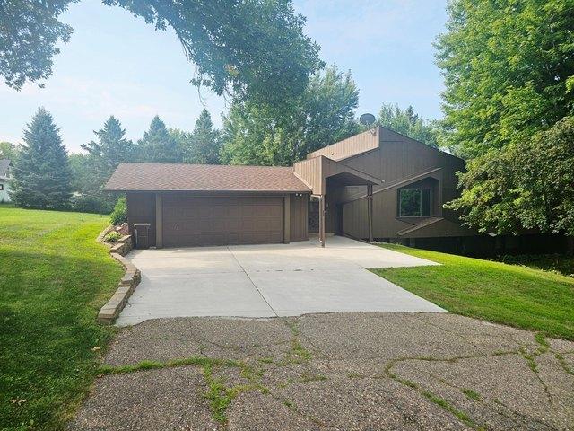 308 Cedar Ln, Montevideo, MN 56265