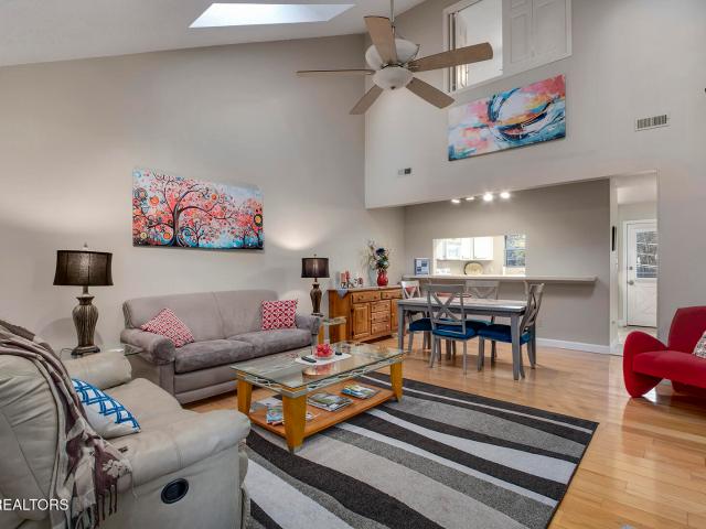 308 Chota View Place