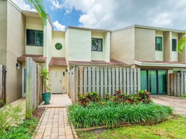 308 City View Dr, Fort Lauderdale, FL 33311