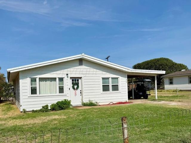 308 Allen Ave, Stinnett, TX 79083