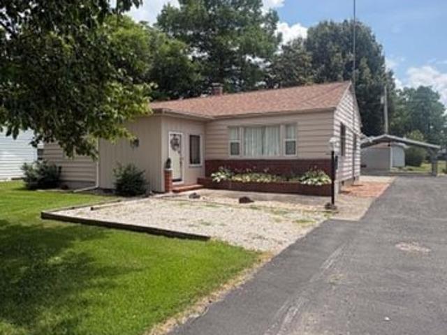 308 Bailey Ln, Benton, IL 62812
