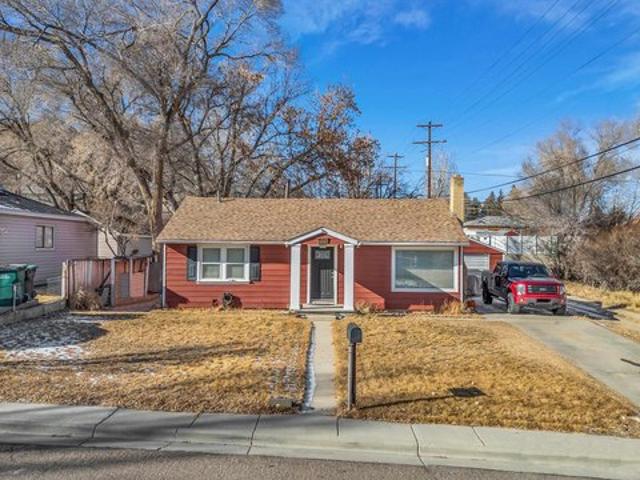 308 Bramwell St, Green River, WY 82935