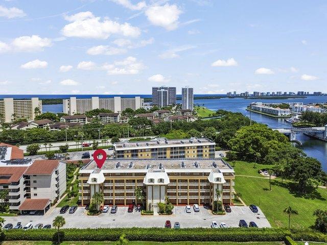 308 Golfview Rd Apt 101, North Palm Beach, FL 33408