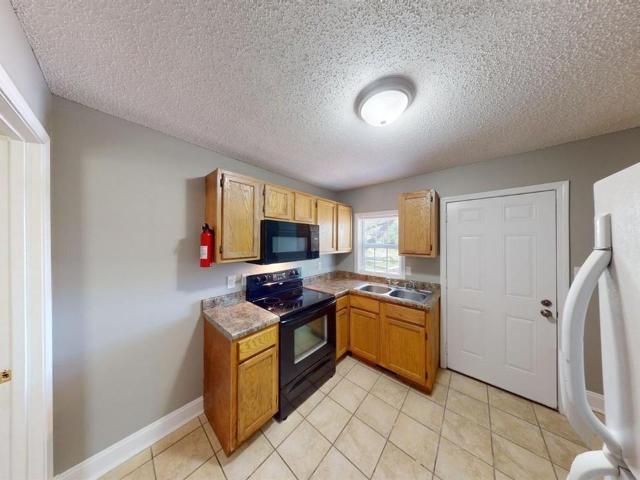 308 Gill Street 1 Bedroom Apartment for Rent at 308 Gill St, Clarksville, TN 37040 Red River