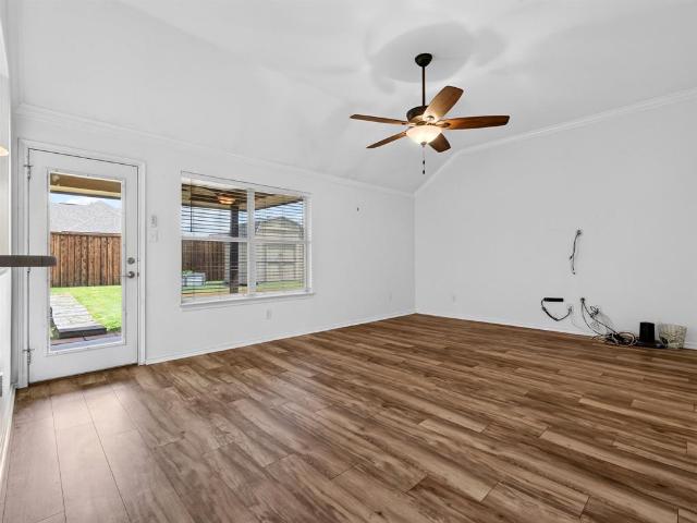308 Glenview Dr, Aubrey, TX 76227 | MLS #21329
