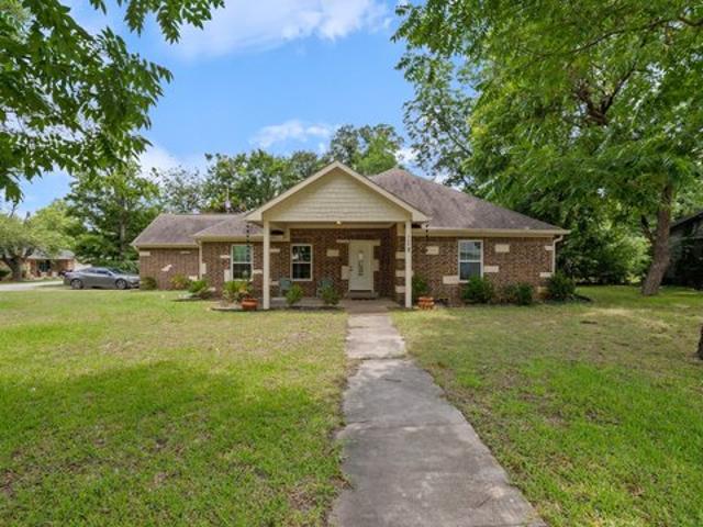 308 E 8th St, Kaufman, TX 75142