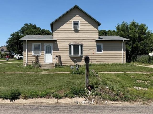 308 E 1st St, Ainsworth, NE 69210