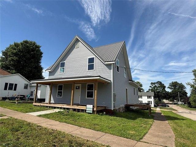 308 E 2nd St, Mechanicsville, IA 52306