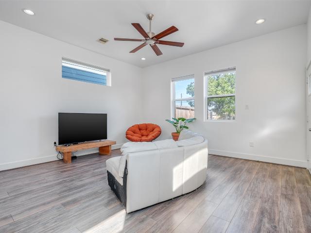 308 E 39th St, Houston, TX 77018 | MLS #98759