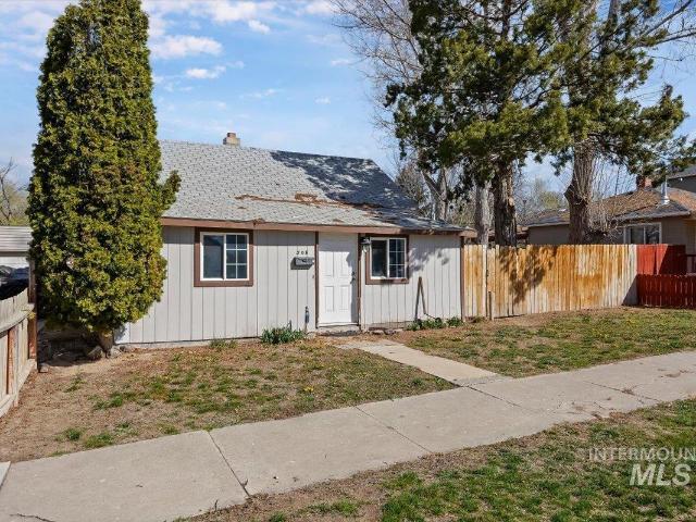 308 E Avenue E