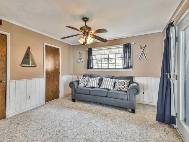 308 Edgewater Way